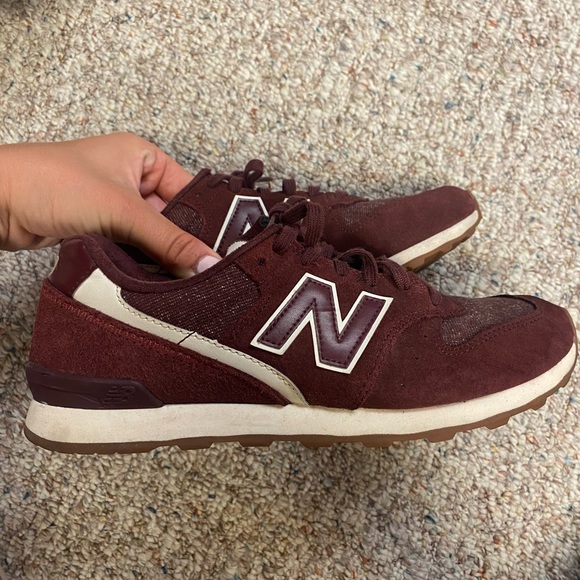 New Balance | Shoes | New Balance 696 Womens Size 85 Maroon Suede ...